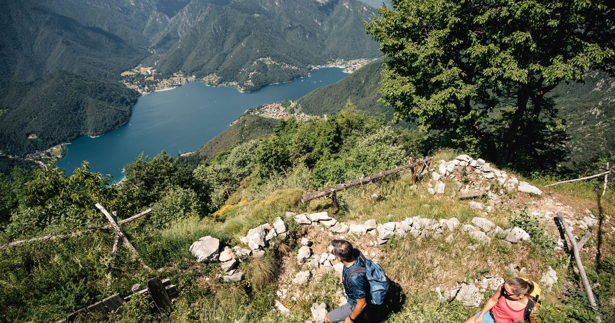 Sentiero della Pace 9: Rifugio Pernici to Riva del Garda - Mountain tour